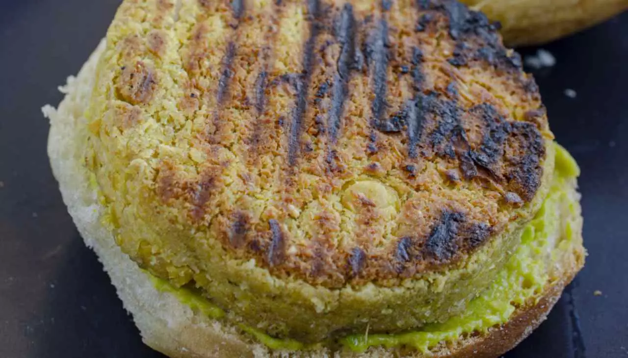 Vegan en glutenfrije burgers | Ienfâldich, lekker en fluch mei kikkererwtenbasis