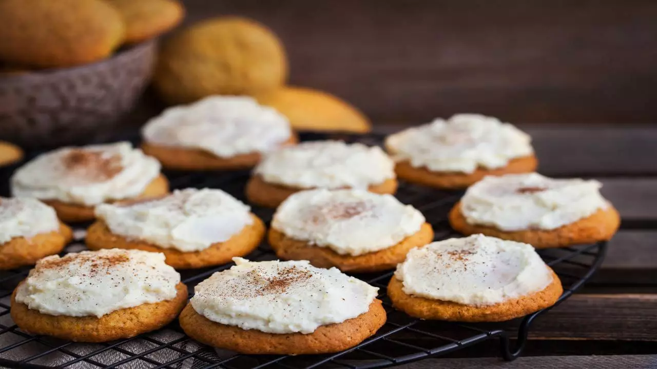 Biscuits with cheese and nutmeg | Crumbly and tasty