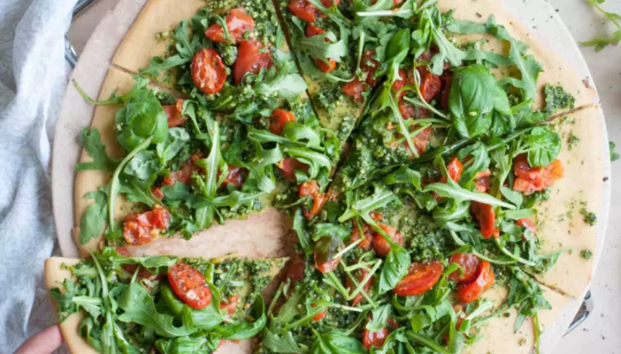 Vegetarische pizza rucola cherrytomaatjes l Licht en lekker