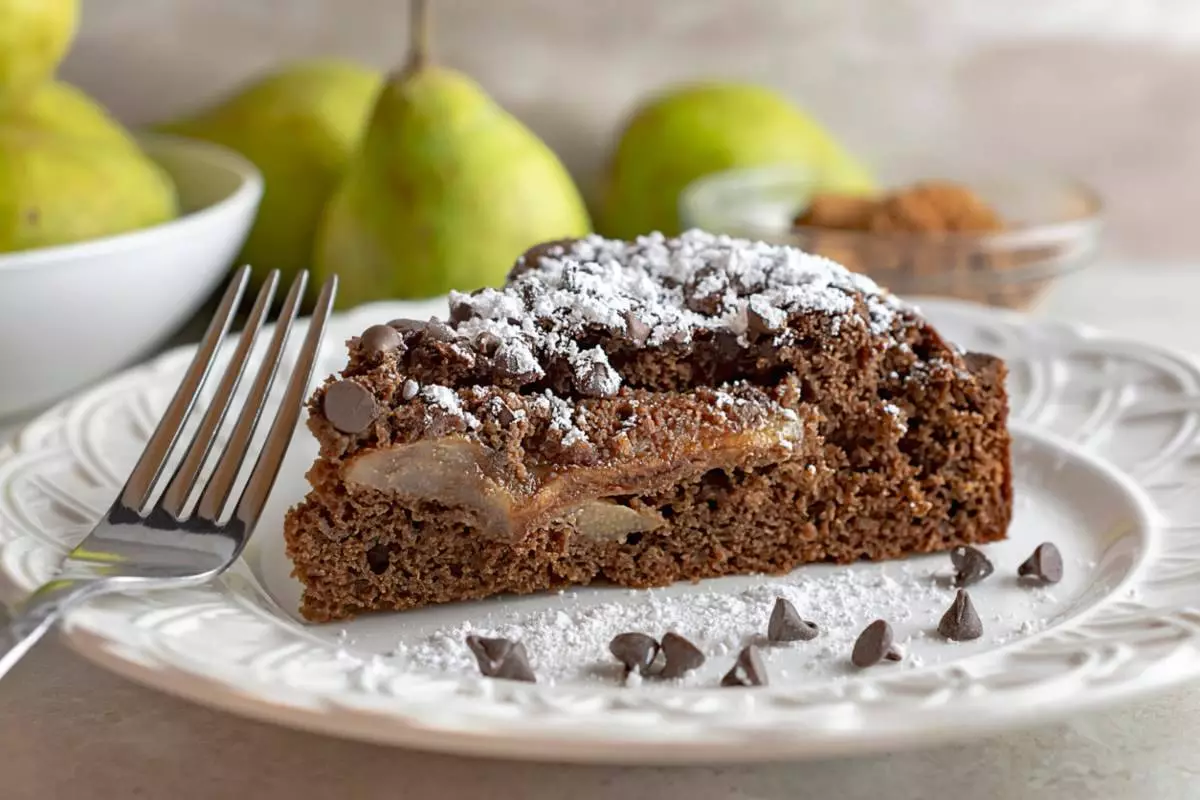 Pear ug Chocolate Cake, pagkanindot nga kombinasyon