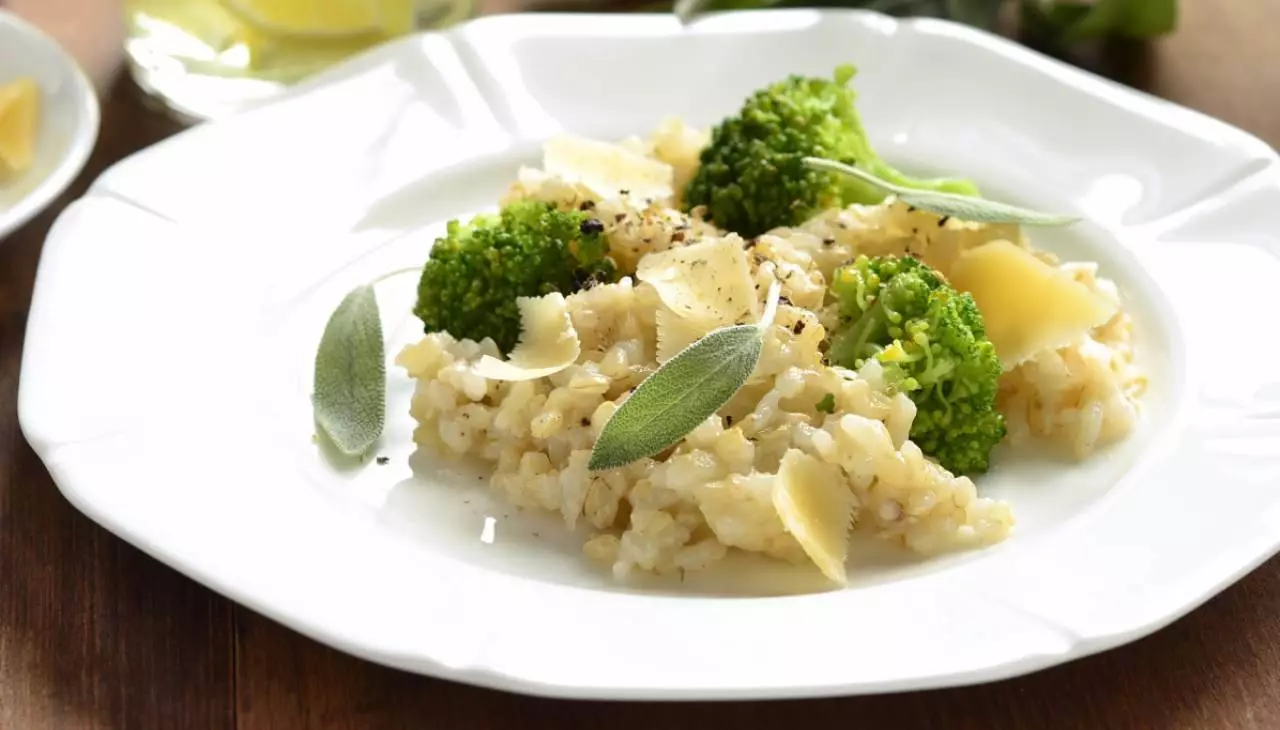 Risotto ជាមួយ broccoli និង sage រូបមន្ត