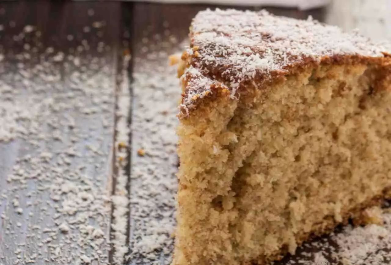 Teljes kiőrlésű kókusztorta, finom sütemény vaj nélkül