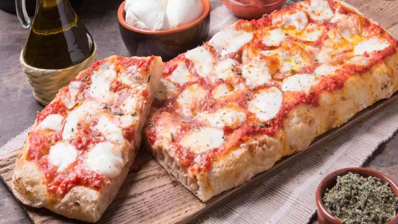 pizza ກັບ dough Honeycomb