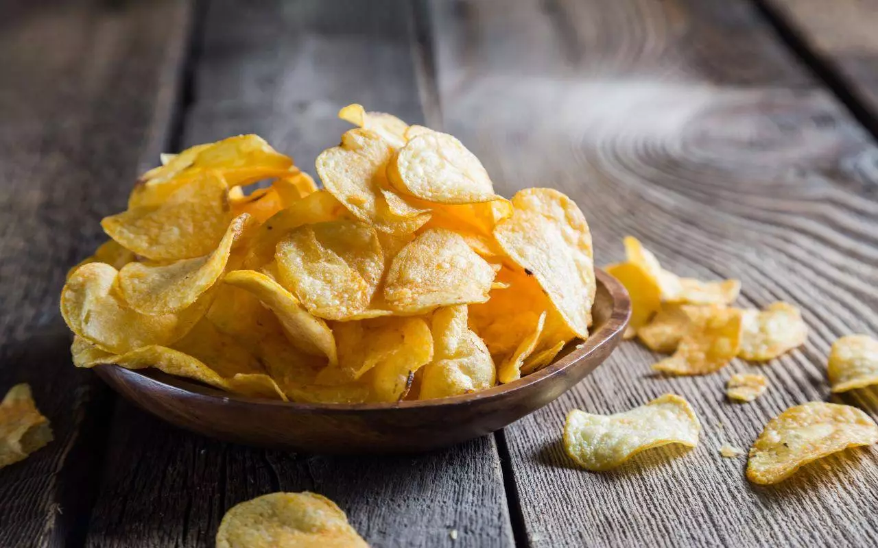 Potato chips nga walay lana | Ang lamian nga appetizer alang sa matag adlaw