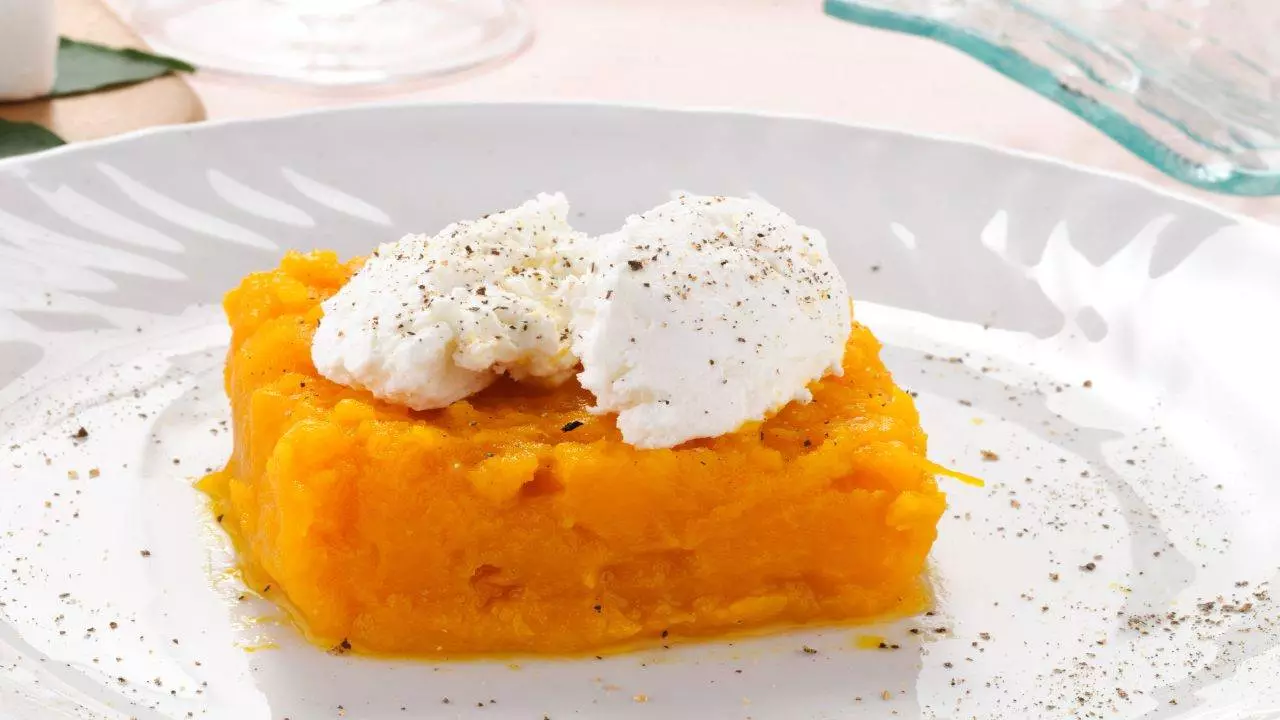 Flan pumpkin le cáis | Oideas a thaitneoidh le gach duine