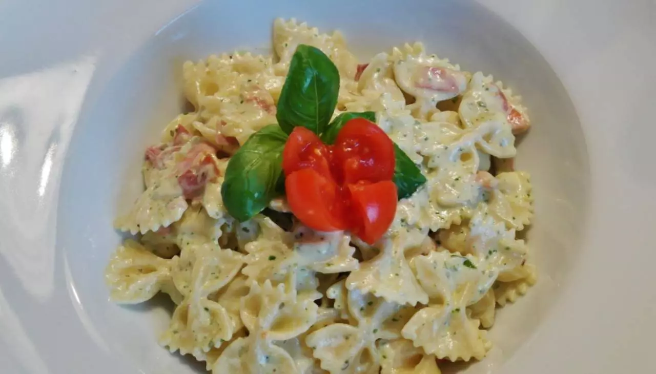 Farfalle à la crème de burrata et pistaches | Appétissant et gourmand