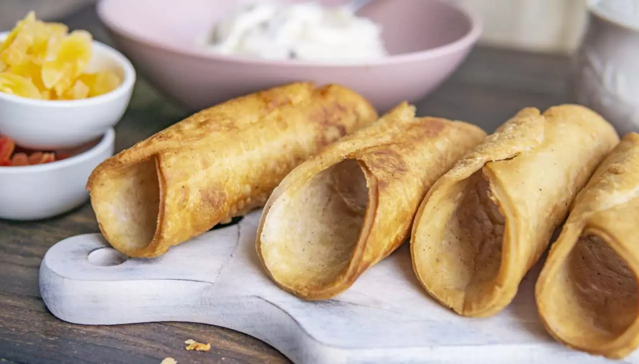 Cannoli sicilià sense gluten | Base per a uns dolços únics famosos al món