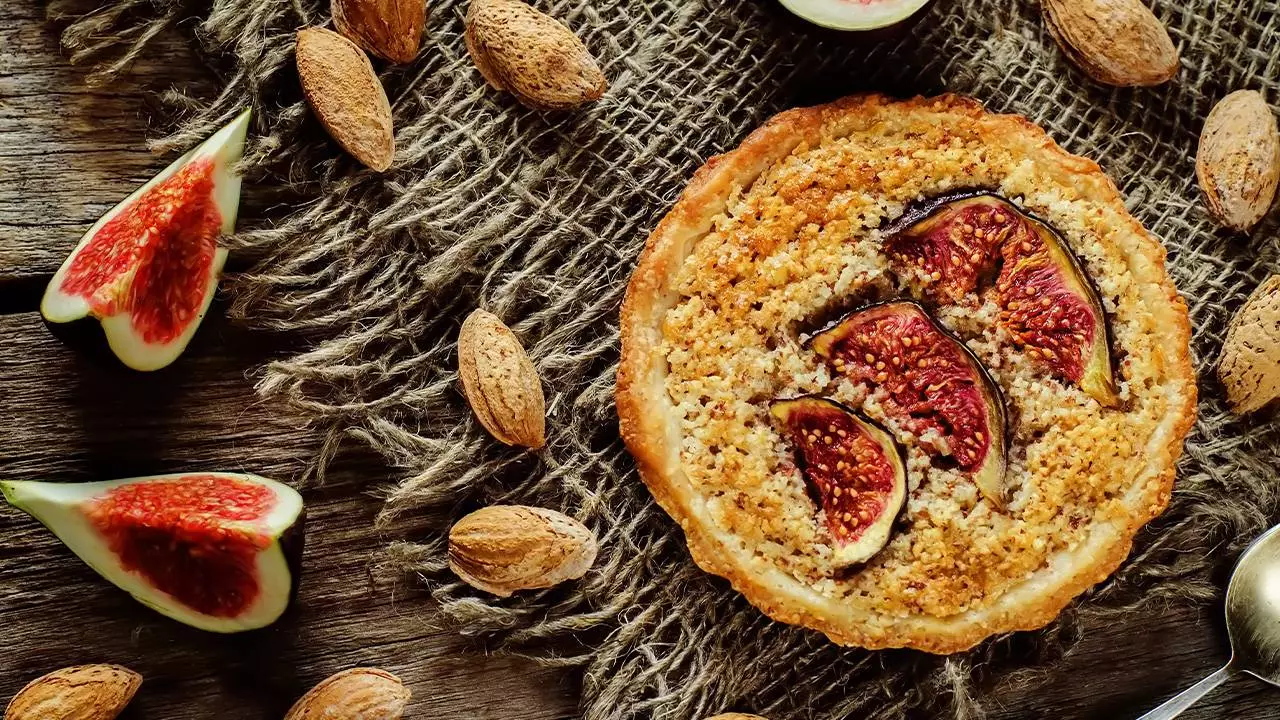 Ara garing lan almond tart