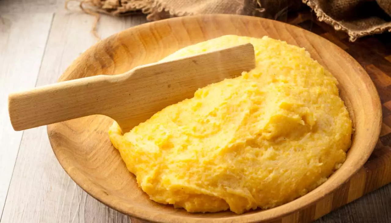 Polenta de milho rápida l Receita básica sem glúten para muitas delícias