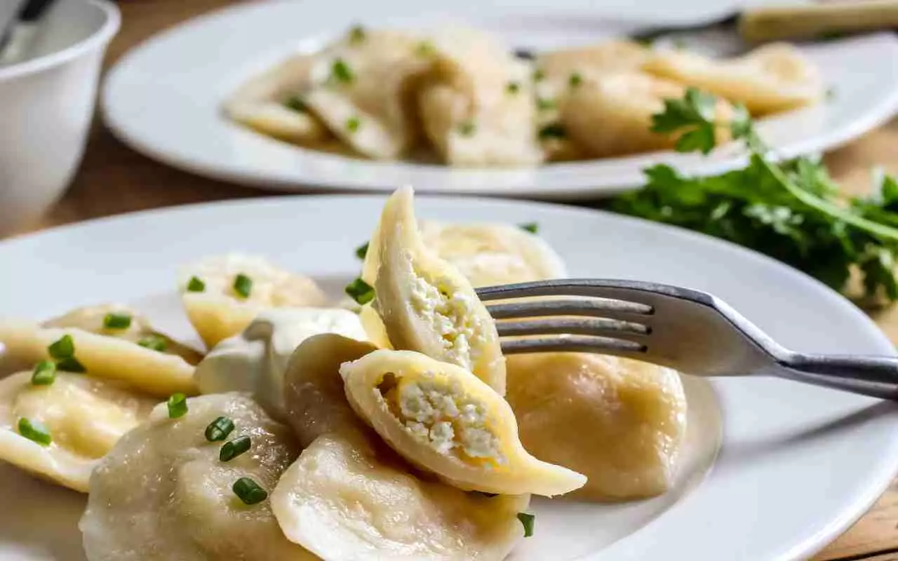 Ravioli filled with potatoes and cheese | A first course for real chefs