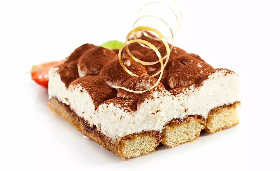 Mascarpone va kremsiz engil tiramisu, parhez uchun juda mos keladi