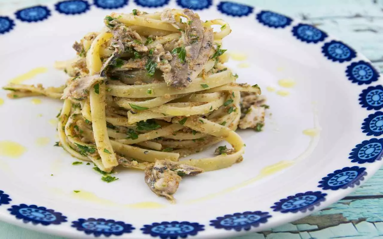 Pasta nrog sardines | Daim ntawv qhia ntawm kws ua zaub mov Giorgio Locatelli