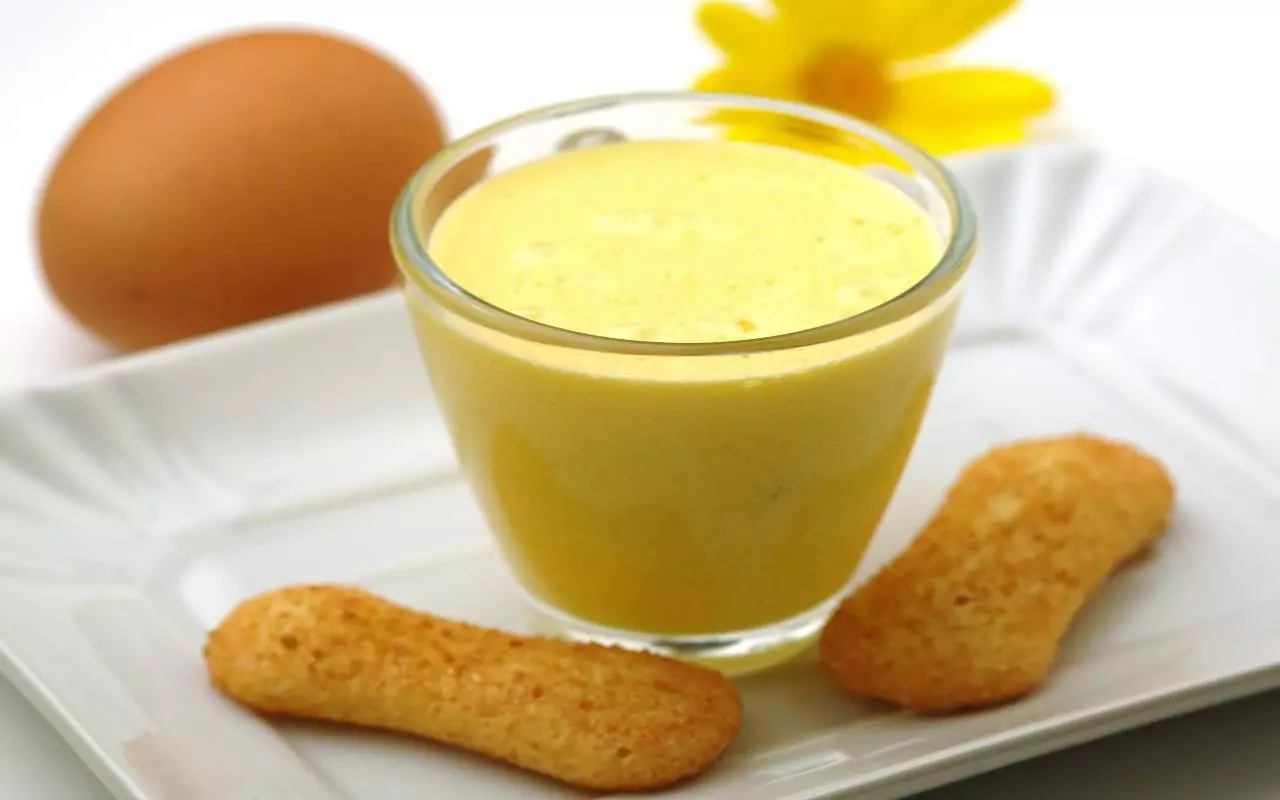 Galletas, ciruelas y ponche de huevo FOTO receta impresión