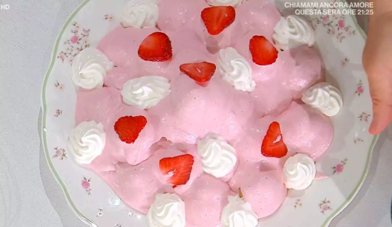 Sal De Riso strawberry profiteroles | Resep Ieu Sok Beurang 9185_1