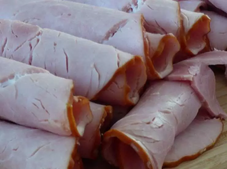 ברוסקטה מקמח מלא עם בשר חזיר מבושל ובזיליקום - פרינט ריקטס