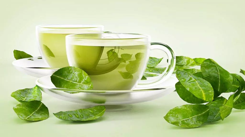 سبز چائے اور سونف کے ساتھ تیز رفتار پتلا کرنے والی جڑی بوٹیوں والی چائے، ذائقہ کے ساتھ کیلوریز کو دور کرتی ہے۔ 9238_2