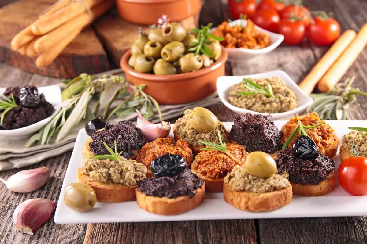 5 saos pangalusna pikeun croutons, appetizers na canapés pikeun sakabéh kali