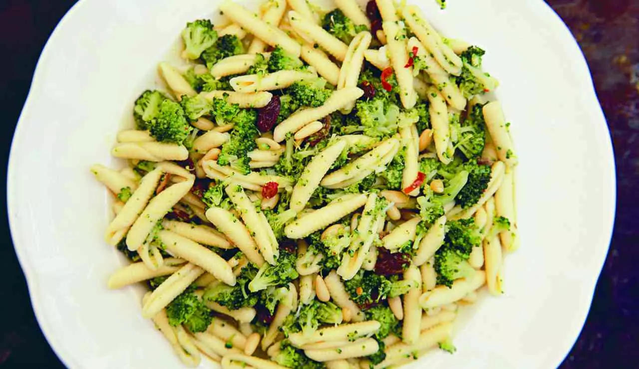 Casarecce pasta with broccoli, anchovies and pine nuts - recipe print