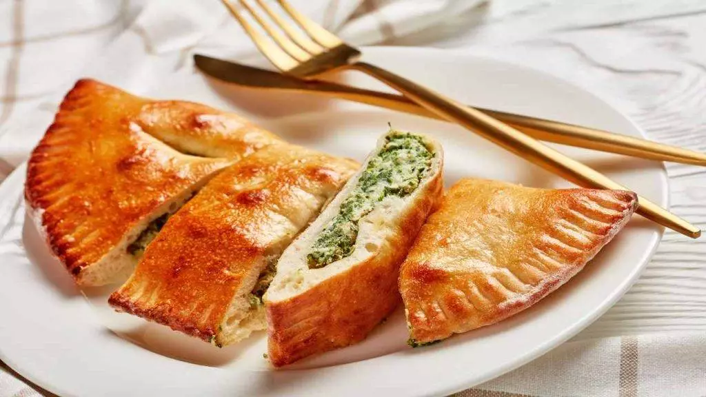 calzone dengan spring onion dan keju pecorino - cetakan resipi