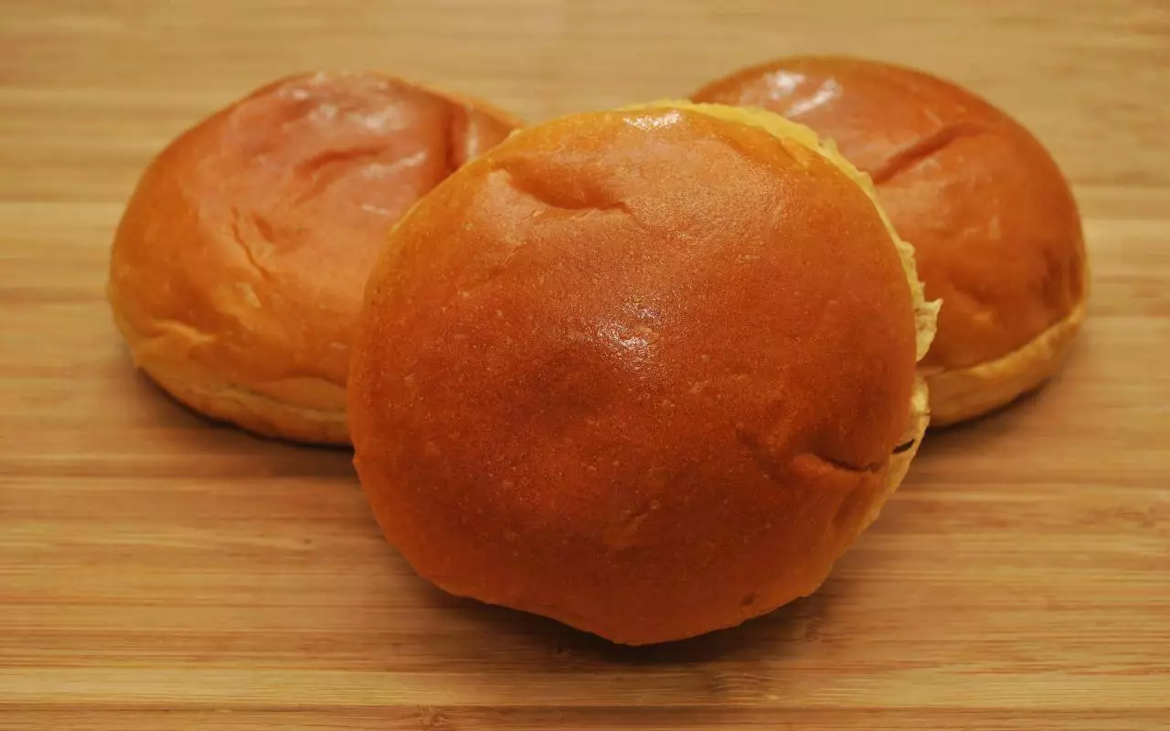 Brioche bê rûn bi kremî PHOTO çapkirina reçeteyê