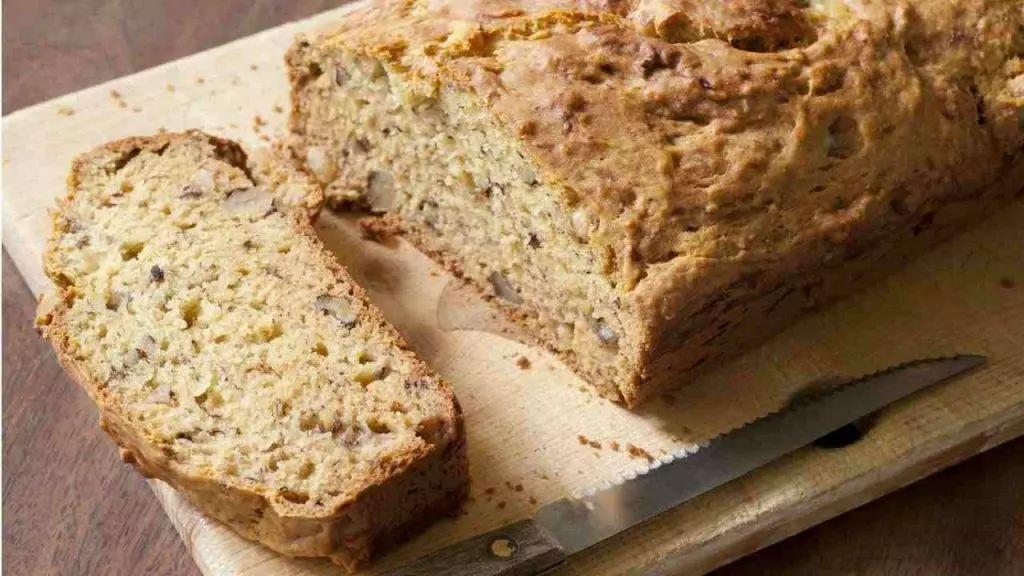 টুনা এবং জলপাই সঙ্গে Plumcake