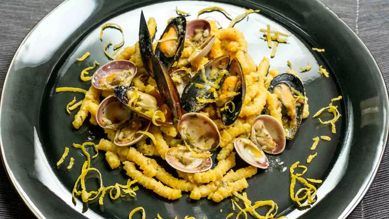 clams ਨਾਲ passatelli