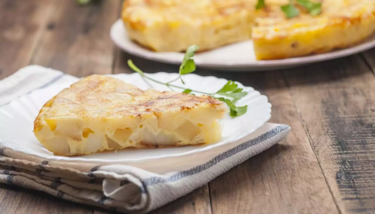 Omlet ziemniaczany Pecorino l Szybki i pożywny na suchy prowiant