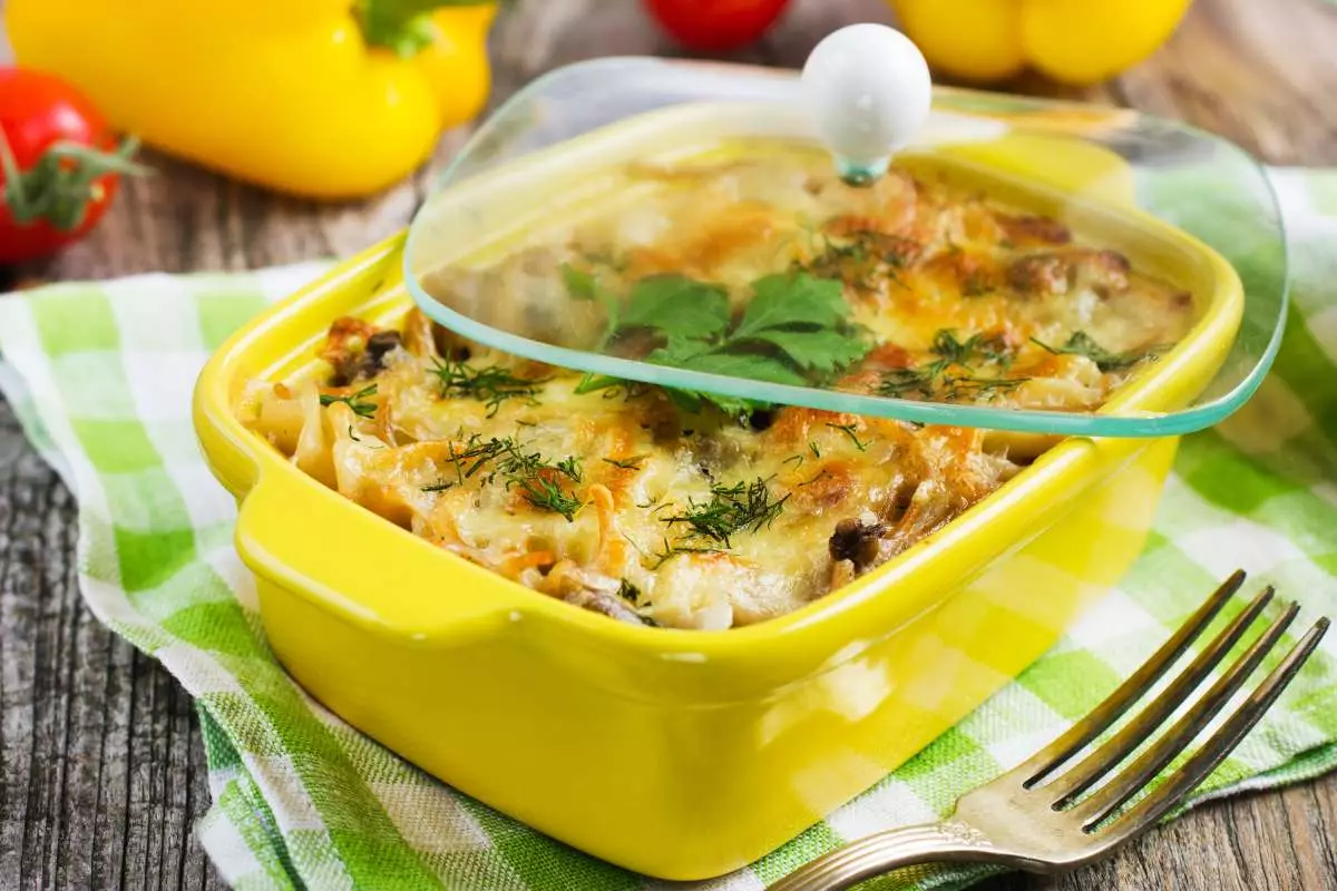 Ẹyin ati gratin olu, satelaiti kan tabi satelaiti ẹgbẹ lọpọlọpọ