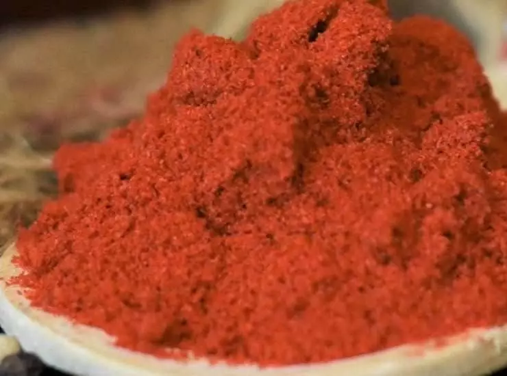 Krõbedad kartulid paprika retsepti valmistamise koostisosadega 9877_3