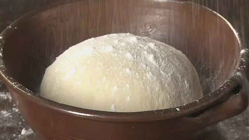 Ricotta focaccia su vyšniniais pomidorais, labai minkšta ir kaimiška 9896_4