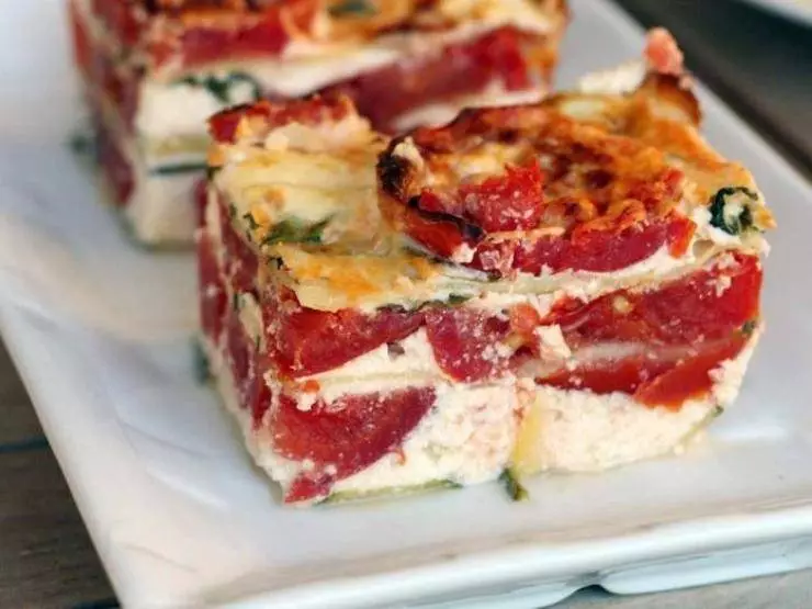 Ezi ntụziaka Lasagna | kacha mma iji weta na tebụl maka nnukwu nri ehihie 9901_3