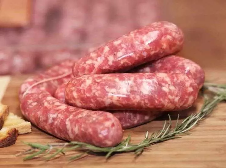 Kolbasa terpomflano kaj mozarela FOTO recepta presaĵo